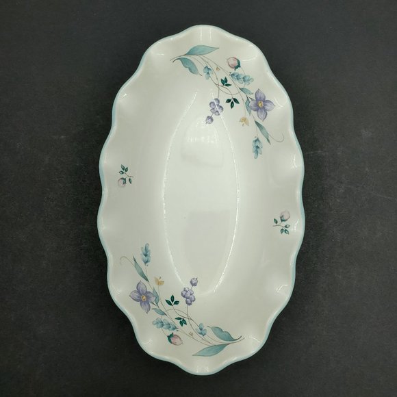 Pfaltzgraff | Dining | Pfaltzgraff April Oval Fluted Ruffled Scalloped ...